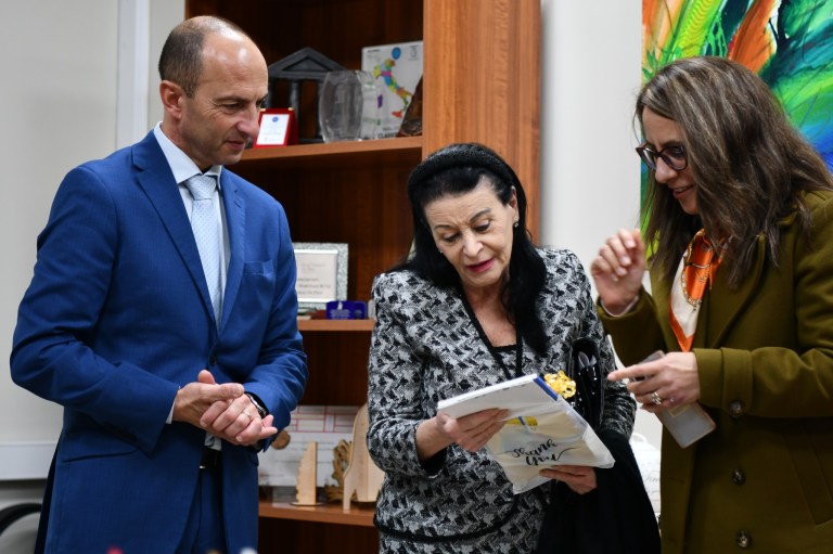 “Kuluri” Art Exhibition Inaugurated by Her Excellency, the President of ...